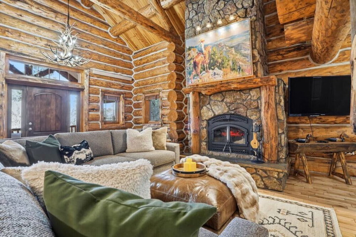 Great Lodge At Hillside: Iconic 6k Sqft Log Lodge - Hill City, SD
