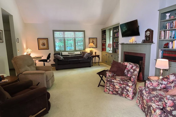 Dog Friendly Lakefront Home W/fireplace Near Lk George. Telecommuters Welcome! - State of New York