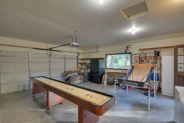 Modern Arnold Escape | Game Room And Bbq Deck - Arnold, CA