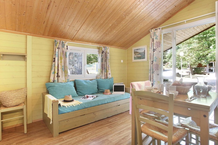 Pleasant Chalet With Covered Terrace - Costa Azul