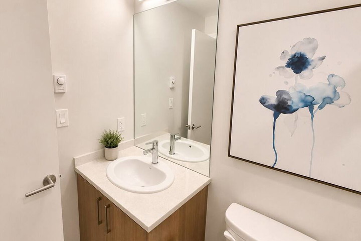 Bright Studio | Near Airport & Downtown Sidney - North Saanich
