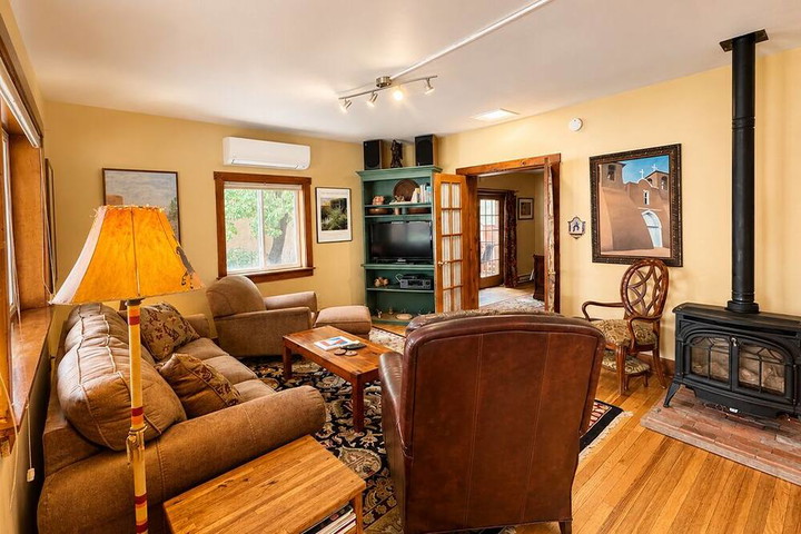 Casa Quintana: Charming 1 Bedroom Home; Hot Tub; Walking Distance To The Plaza - Santa Fe, NM