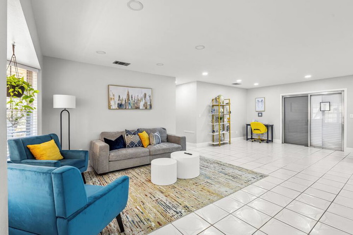 Cozy 3br Vero Beach Retreat 10 Mins To Beaches. Early Check-in & Late Check-out! - Vero Beach, FL