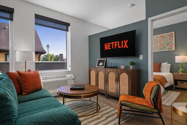Lux Apt W/gym | Near Uptown - Edina