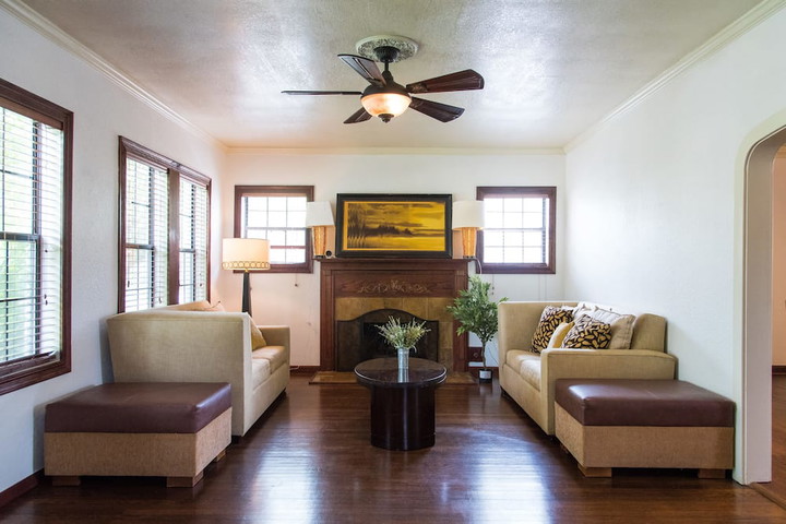 Beautiful Home In Museum District Minutes From Downtown - Houston, TX