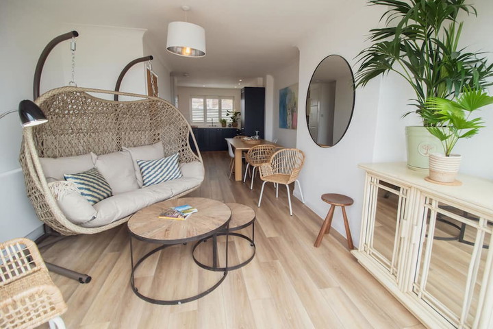 The Beach Box - A Houses That Sleeps 6 Guests In 3 Bedrooms - Seaford