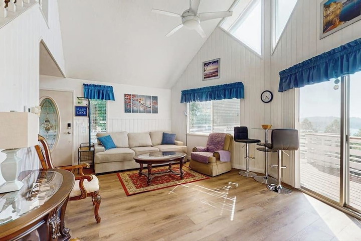 Dog-friendly Home - Lake Access - Ev Charger,fireplace, Decks, Fire Pit & Bbq - San Bernardino, CA