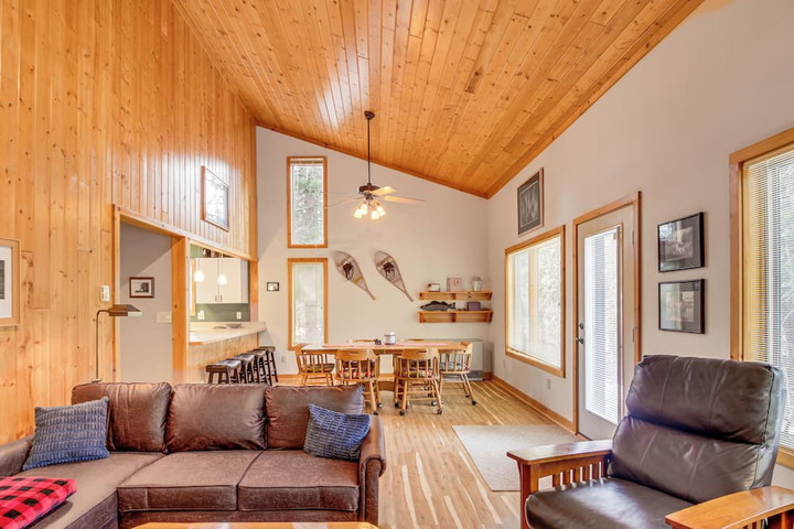 Family Lutsen Lakefront Cabin Near Skiing & Trails - Lutsen, MN