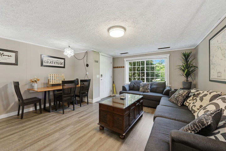 Cozy Retreat Near Portage Lakes - アクロン, OH