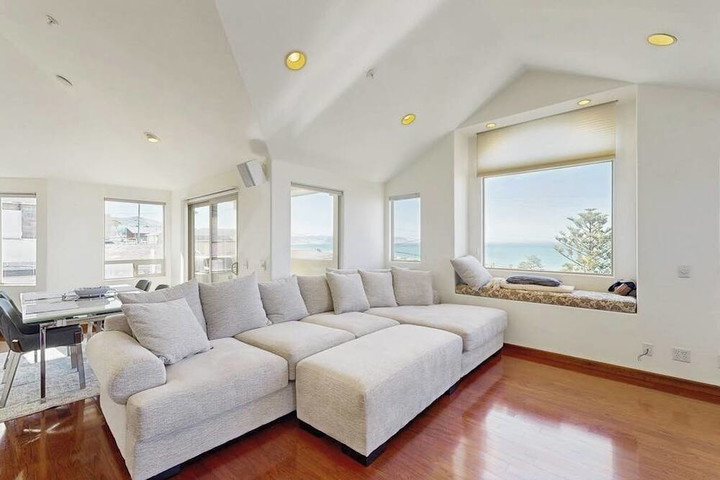 Lovely House W/beautiful Ocean Views, Grill & Jetted Tub - Walk  To Beach & Town - Cayucos, CA