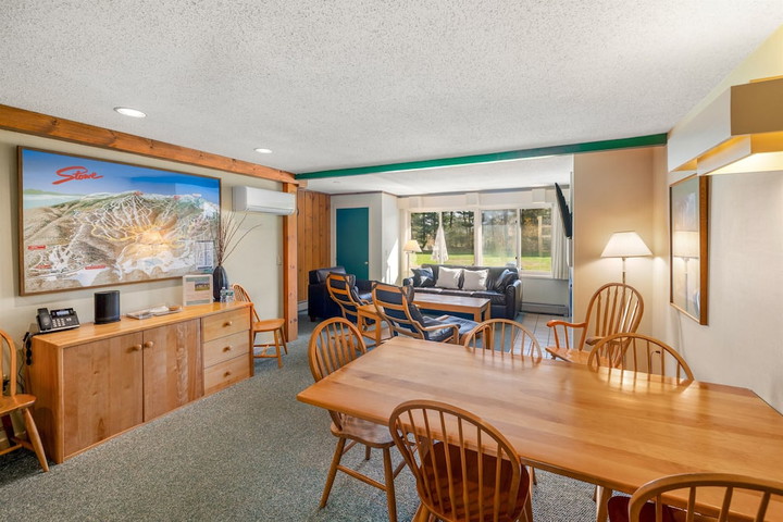 Cozy Stowe Condo W/ Pools, Hot Tub - Close To Town - Waterbury Village Historic District