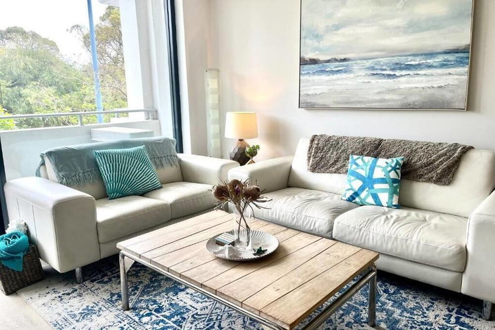This Luxury Apartment Located On The First Floor - Rockingham