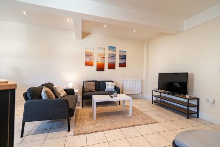 2 Bedroom Flat On Harbour Way! - Folkestone