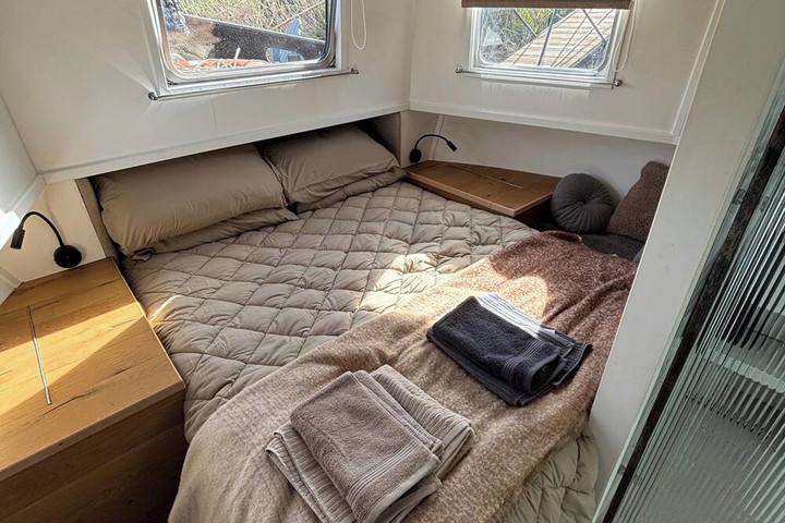 Unique 2 Bed Waterside Retreat, Pet Friendly - Tewkesbury