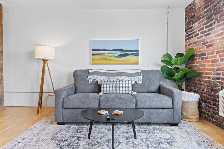 Enger Lofts Apt 304, Heirloom Vacations - Duluth, MN