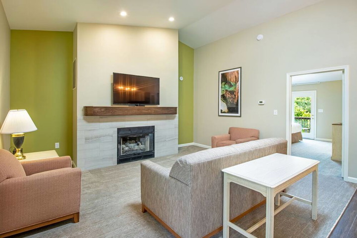 Eagle Trace One Bedroom Condo - Harrisonburg, VA