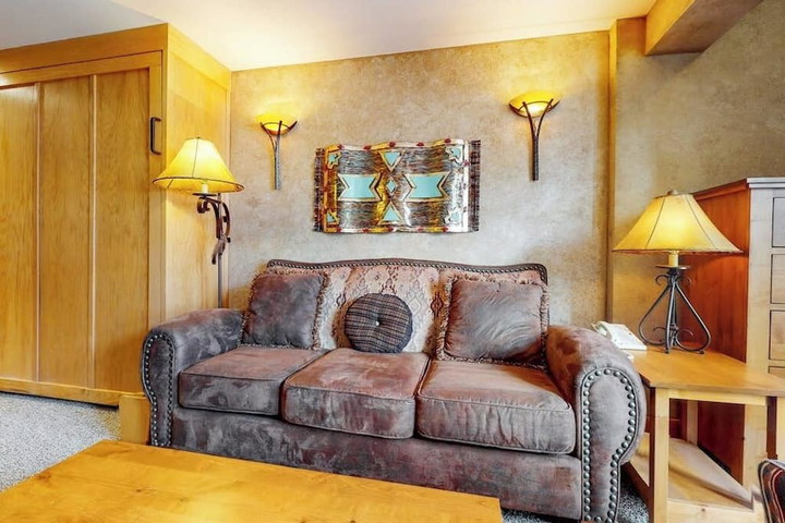 Ski-in/ski-out Condo In The Village W/ Shared Pool/hot Tub, Sauna, Gym & More - Big Sky, MT
