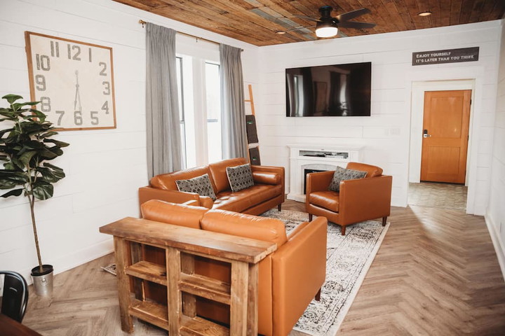 Modern Farm W/ 2 Kings: 20 Min To Austin, Cota-tesla - Elgin, TX
