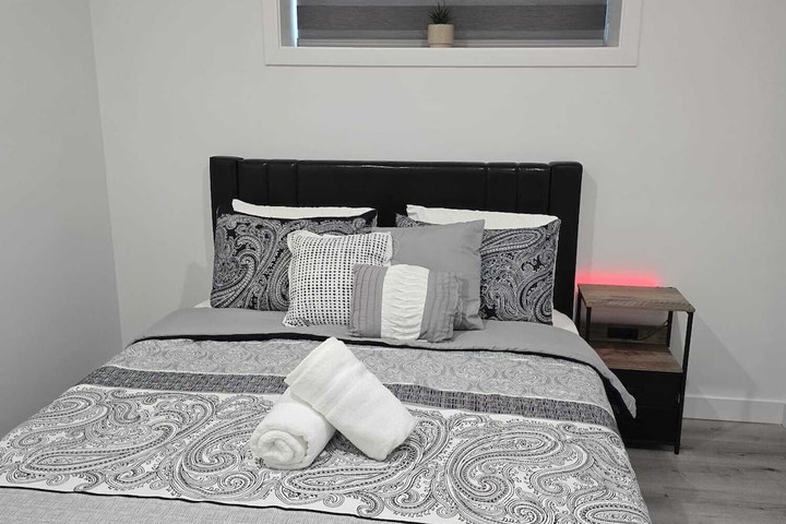 Cozy 2-bed Guest Suite In Southwest Edmonton |Wi-fi | Netflix - 에드먼턴