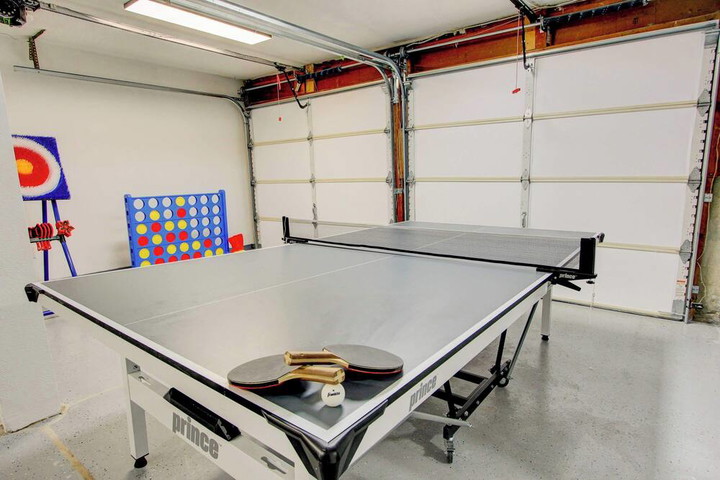 Arvada Getaway-hot Tub, Game Room & Entertainment - Arvada, CO