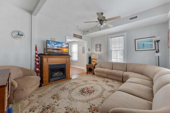 Spacious 4br Home Walk To Beach, Bay, Boardwalk - Wildwood, NJ