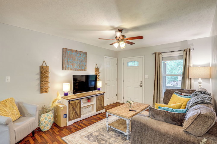 3 Mi To Cherokee Reservoir: Blue Haven Bungalow - Morristown, TN
