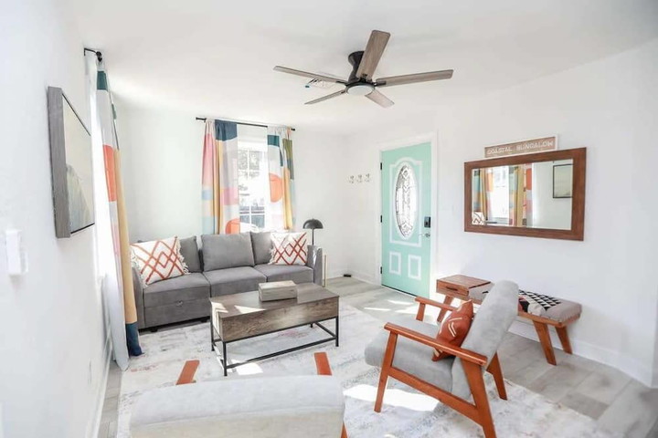 Sojourn | Coastal Cottage | 3 Br - Hampton, VA