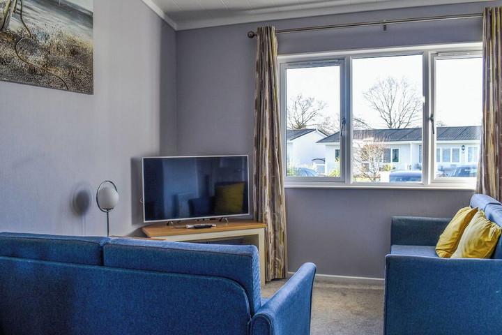 2 Bedroom Accommodation In Lowestoft - Lowestoft