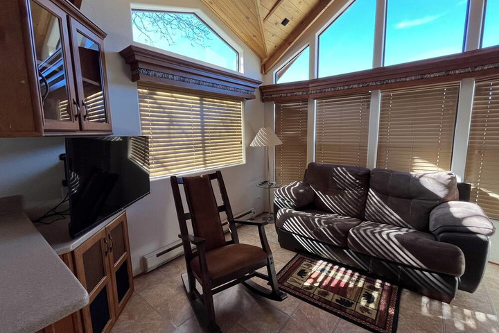 Cozy "Tiny Home" Style Cabin Perfect For Couples And Families - Gunnison, CO