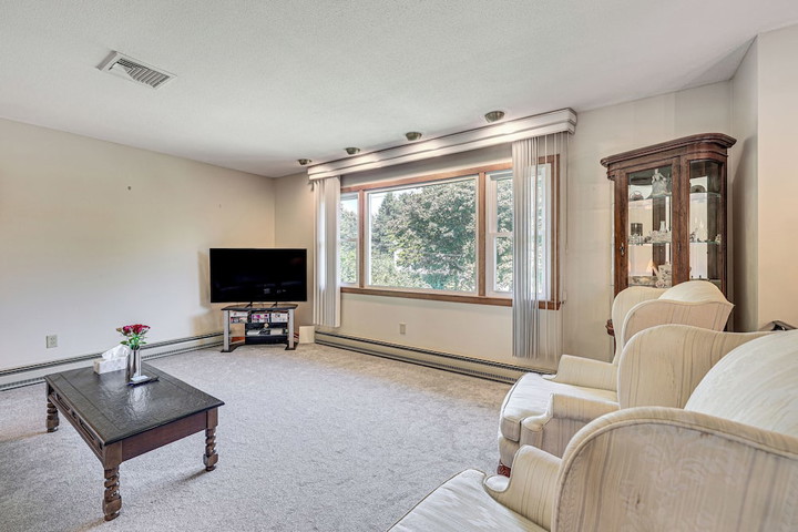 Watertown Home W/ Yard: 1 Mi To Echo Lake Park! - Waterbury, CT