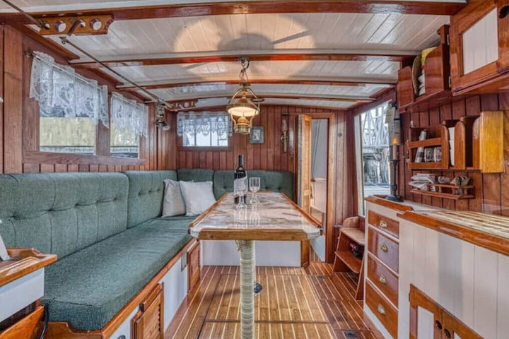 Historic Charming Boat In Downtown Harbor - Gig Harbor, WA