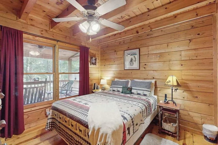 Bear Necessities Ellijay - Ellijay