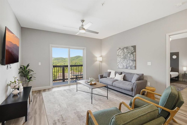 Serenity Ridge Clubhouse - 6 Units/big Groups/pool - Tennessee