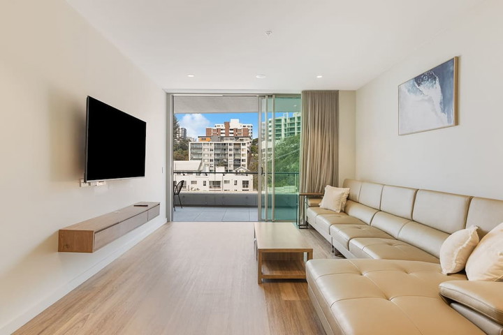 Miles At Kirra Point 302 - Luxury On Kirra Beach - Linen Provided - Min. 2 Night Stays - Coolangatta