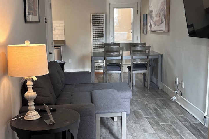 Lovely 2-bedroom Condo In Redwood City Perfect For Your Getaway - San Carlos, CA