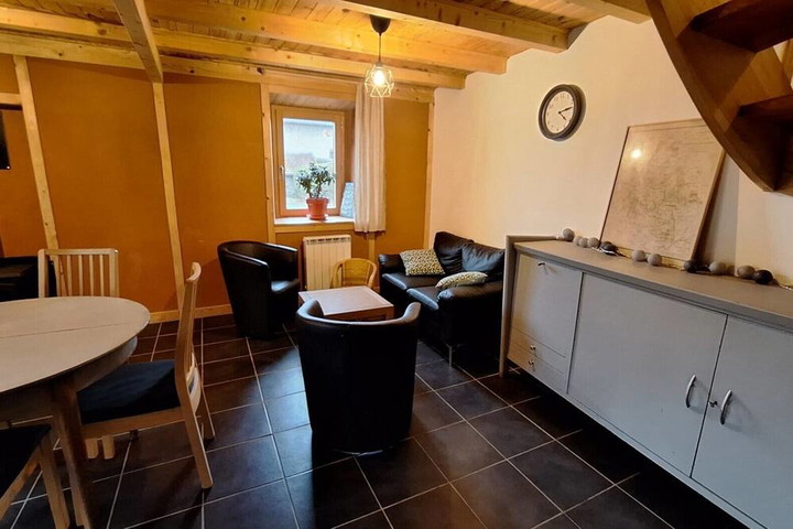 Gîte De Cervette : Maison De Vacances Avec Vue Sur La Montagne, Jardin Privé Et Wi-fi - Haute-Loire