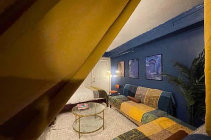 Moroccan Lover's Oasis: 2br/ 2ba Great For Large Groups And Families - Woodhaven - Queens NY