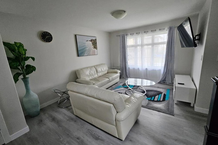 Charming 3-bedroom House In Harbour Landing, Regina - Regina