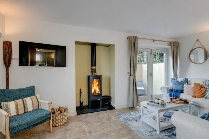 The Old Boat House, Pet Friendly, With Open Fire In Lyme Regis - Axminster