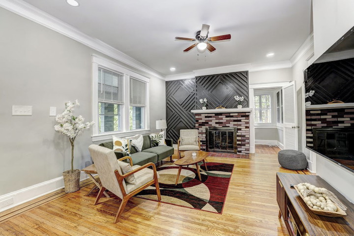 Hilltop Retreat W/ Pool, Games & Sunroom - Towson, MD