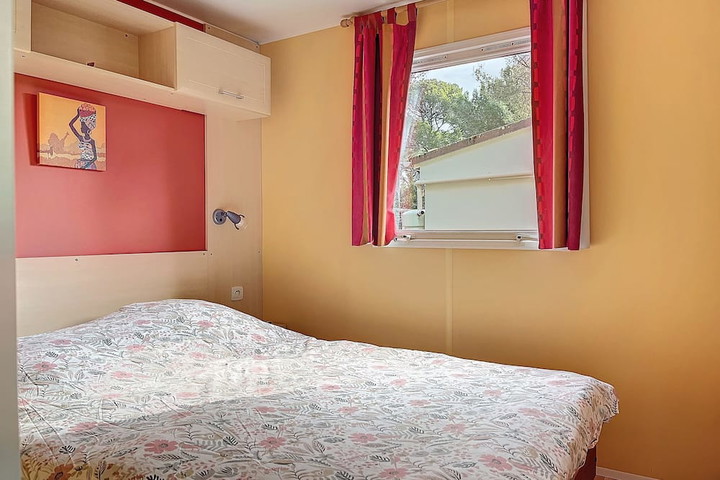 Mobil Home 32 M2 . 4 Places . Dans Résidence Sécurisée - Var
