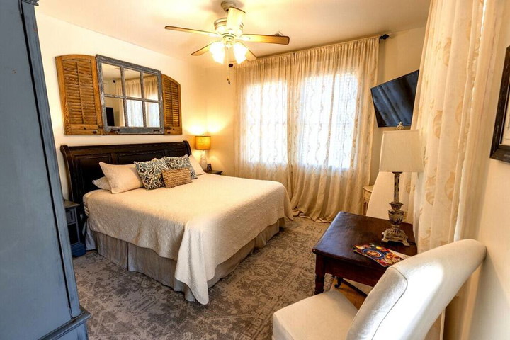 Book A Memory Presents The Girod Suite At Blue Heron An Old Mandeville Stay - Mandeville, LA
