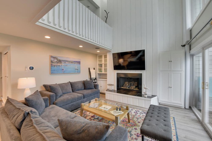 Luxury Lakefront Boyne City Townhome W/ Views! - Boyne City, MI