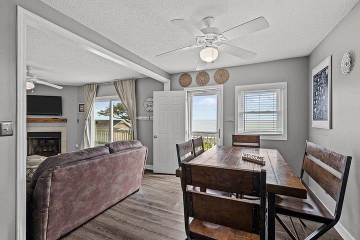 Oceanview - 3bed/2bath - Fantastic Location On Harkers Island + Brand New Decks! - Harkers Island, NC