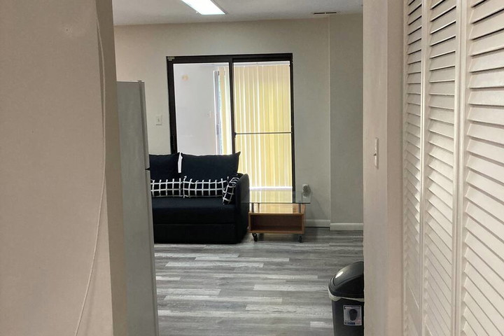 2 Bedroom Apartment In An Upscale Part Of Bethesda/dc - Falls Church, VA