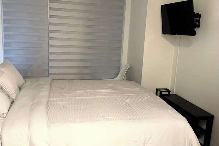 Chic Downtown Mississauga Condo | 5 Min Walk To Square One! - Toronto