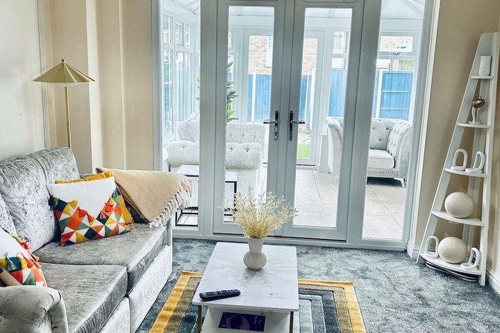 Holiday Home With Parking , Near Colchester Zoo - Colchester