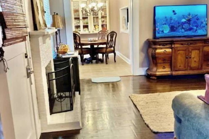 Charming 3 Bedroom Home Downtown Northport, Near Tuscaloosa U Of A Campus - Tuscaloosa, AL