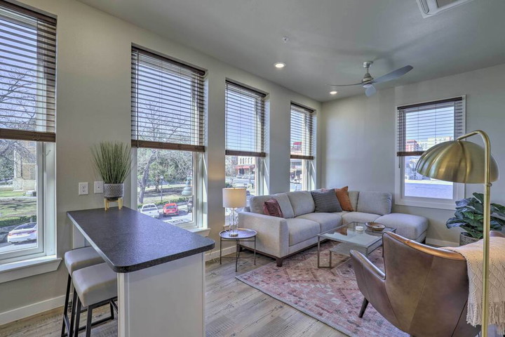Stylish San Marcos Apt In The Heart Of Dwtn! - San Marcos