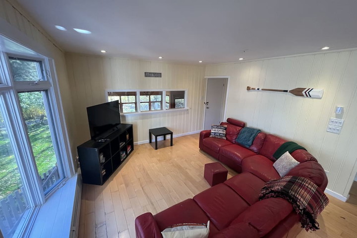 Spacious Lakeside Cottage On Beautiful Mary Lake - Muskoka, Huntsville - Huntsville